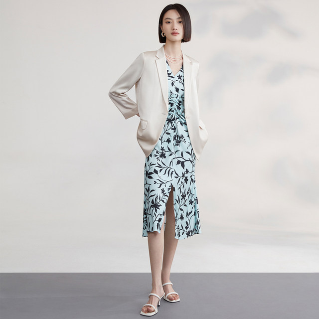 The same style as the shopping mall naivee Naive's new waist tea break ...