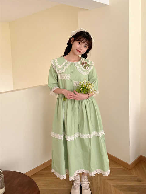 Summer small fresh green short -sleeved dress Forest lace lace stitching doll collar waist waist ...