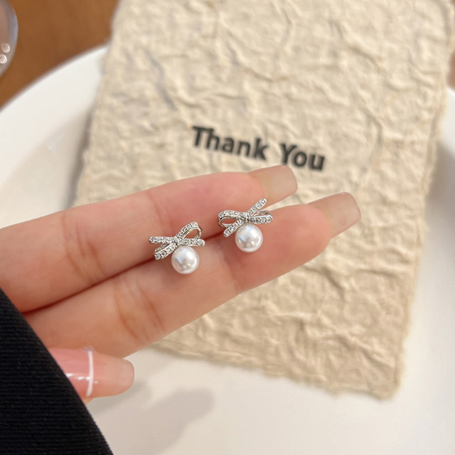 Bow-knot pearl mosquito-repellent disc ear clip, light luxury, high-end ...