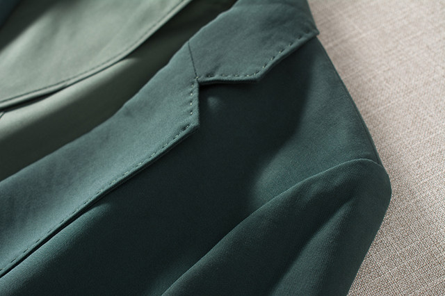 Very high-grade green tones against white complexion, delicate arched ...