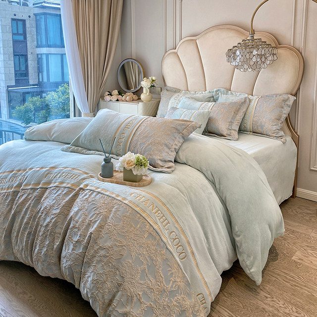 Winter thickened light luxury milk velvet four-piece set embroidered ...