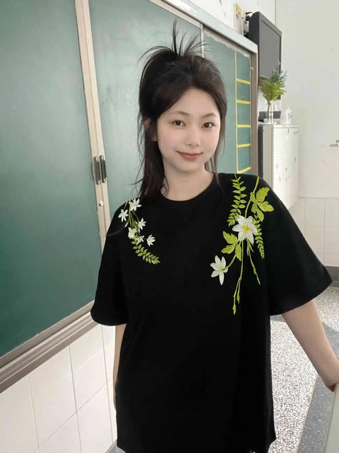 National trend American flower embroidered pure cotton short-sleeved T-shirt for women in summer ...