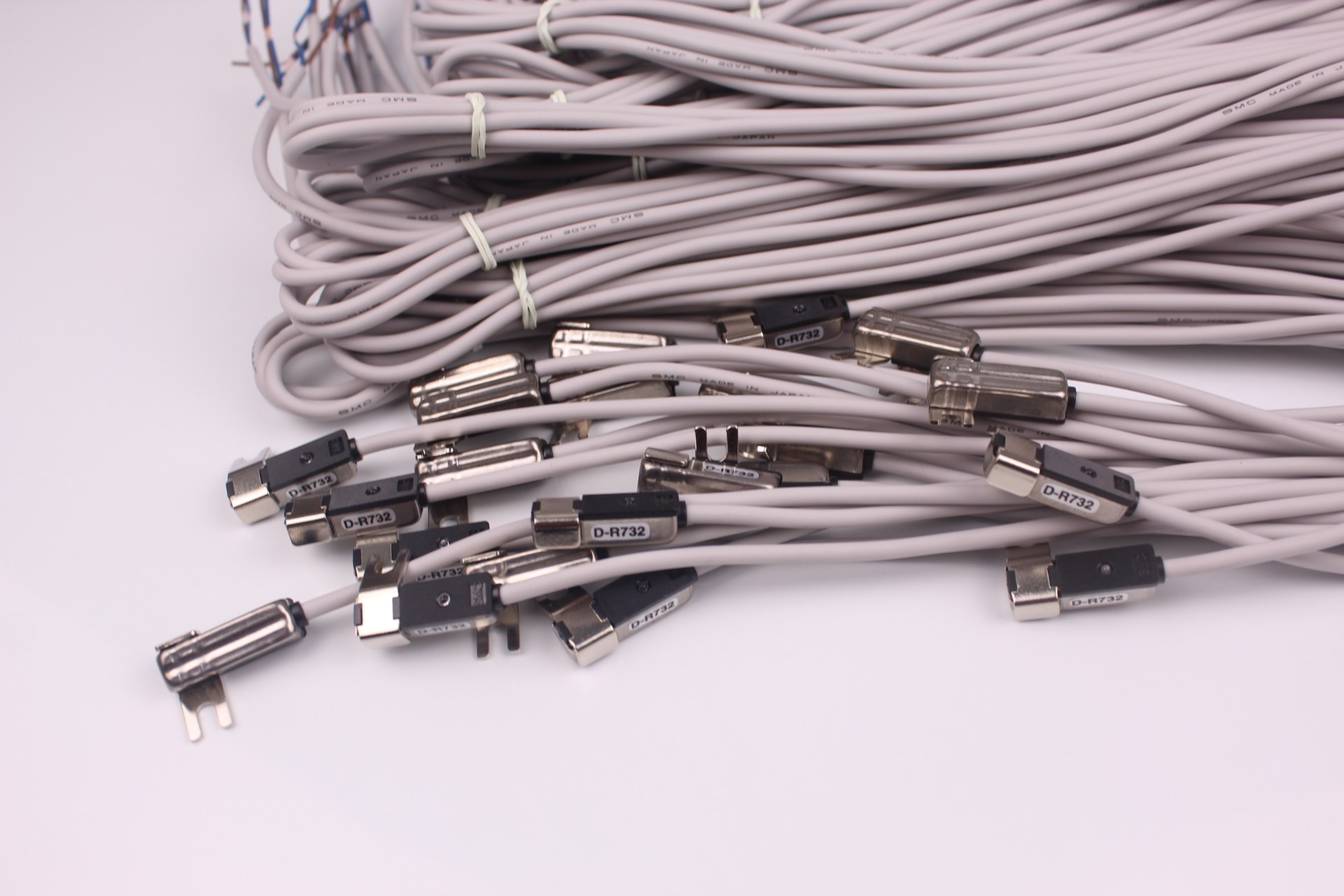 SMC cylinder limit stroke magnetic switch D-R731 D-R732 spot