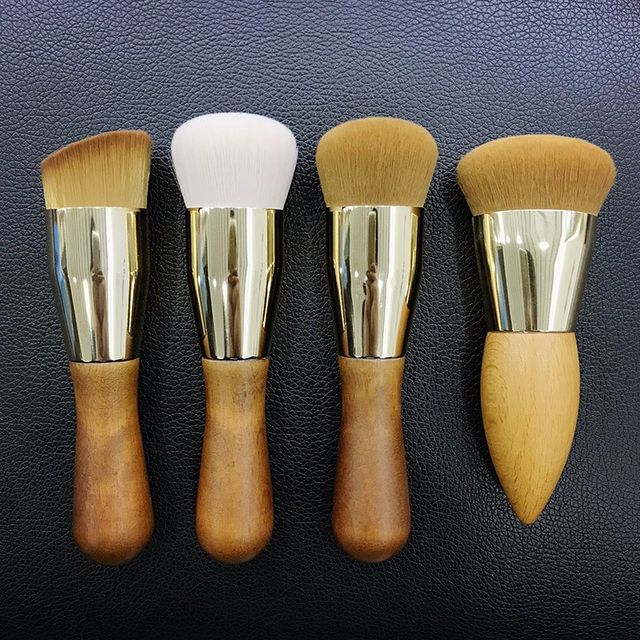 Brush with liquid foundation mushroom head makeup artifact foundation ...