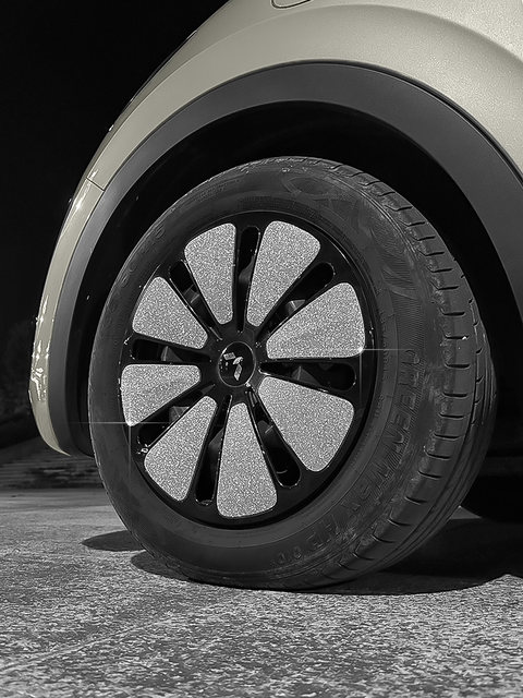 Wuling Binguo wheel hub color change sticker car shiny decorative wheel ...