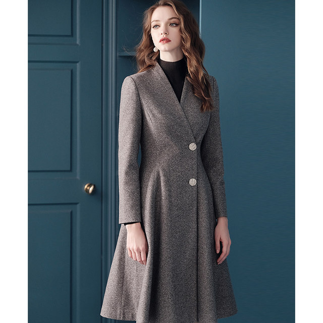 Stunningly fashionable and mature style gray v-neck autumn and winter ...