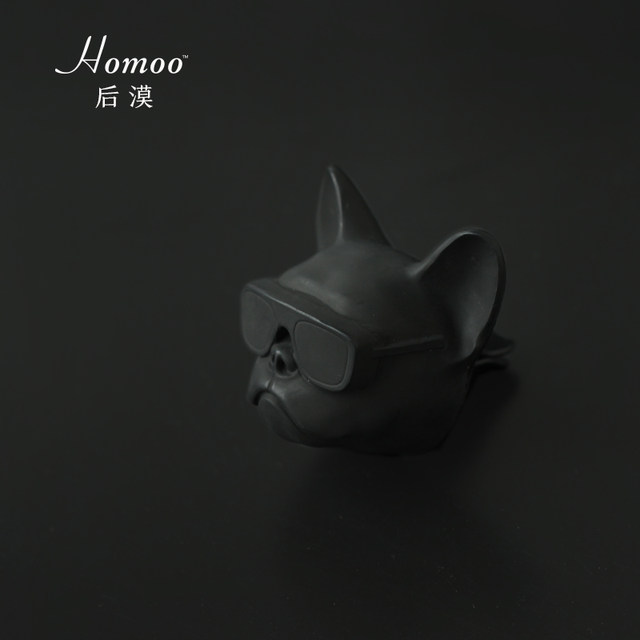 Homoo domineering and angry male dog car aromatherapy car air outlet ...