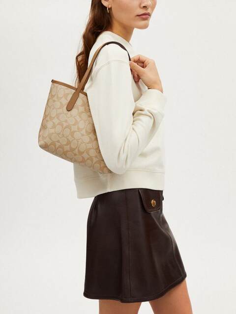 COACH Outlet small tote bag city23 stylish one-shoulder handbag mini ...
