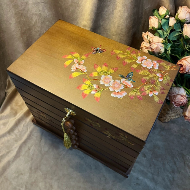 High-end wooden jewelry box solid wood drawer-type multi-layer storage ...