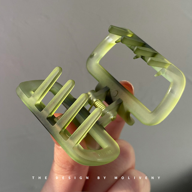 Fashionable jelly color small grabber clip for spring outing, versatile ...