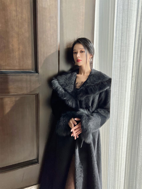 Haute Couture Hollywood Collection: a Must-Have for Ladies, A-Grade ...