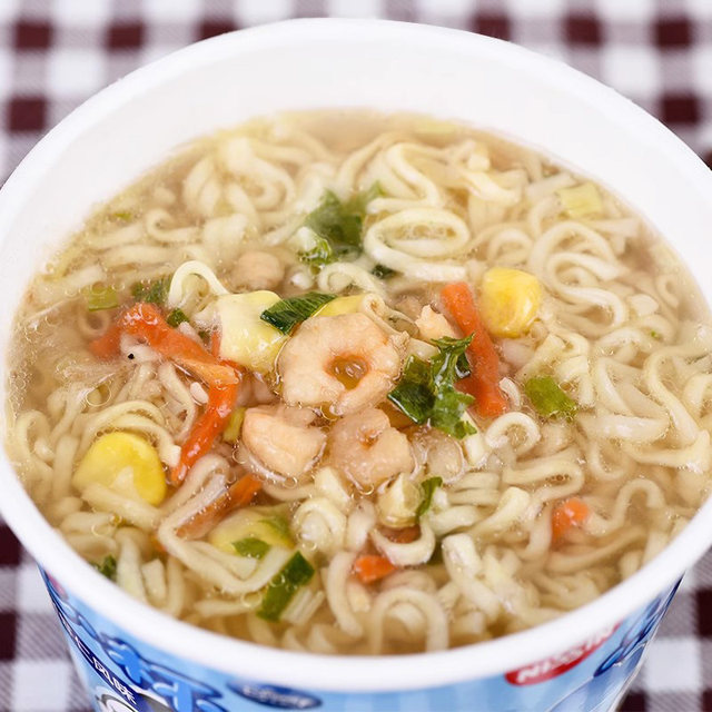Nissin Hewei snack cup instant noodles bucket instant noodles whole box ...