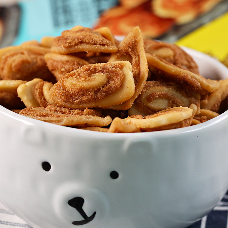 Crispy Cat Ear Snacks - Sesame Flavor Crispy Pig Ear Chips