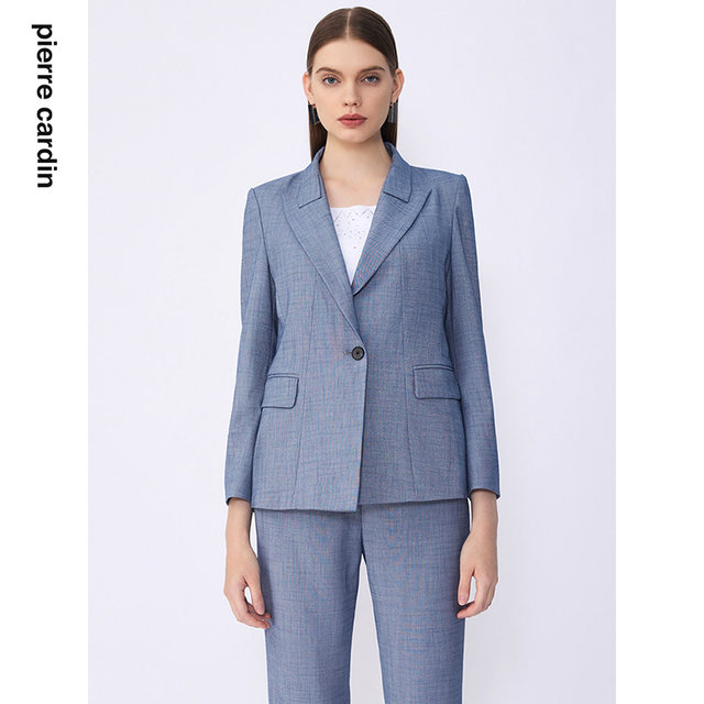 The same Pier Cardin women's clothing in the mall, the new summer ...