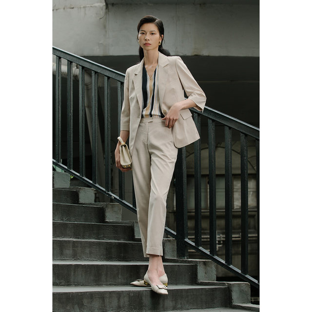 INSUN Eunshang summer hemp texture neutral color small-foot suit pants