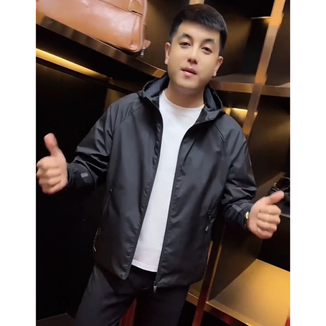 Spring and autumn new outdoor jacket hooded jackets men's light luxury ...