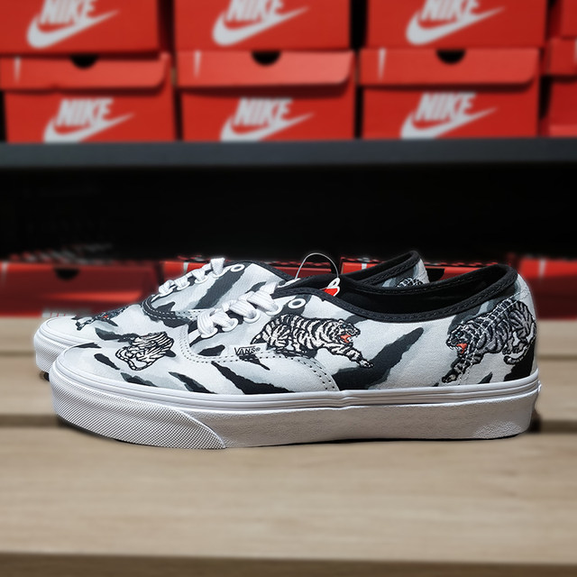 VANS men's and women's black and white tiger print sneakers VANS low ...