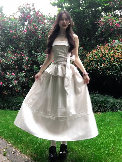 Very beautiful waist-pinching strap sling dress with summer high-end ...