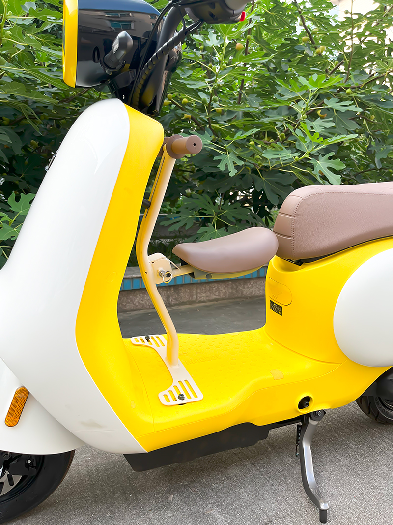 Applicable to No. 9 electric vehicle Q30C/Q80C/Q90/QZ Children's seat folding baby safety seat ...