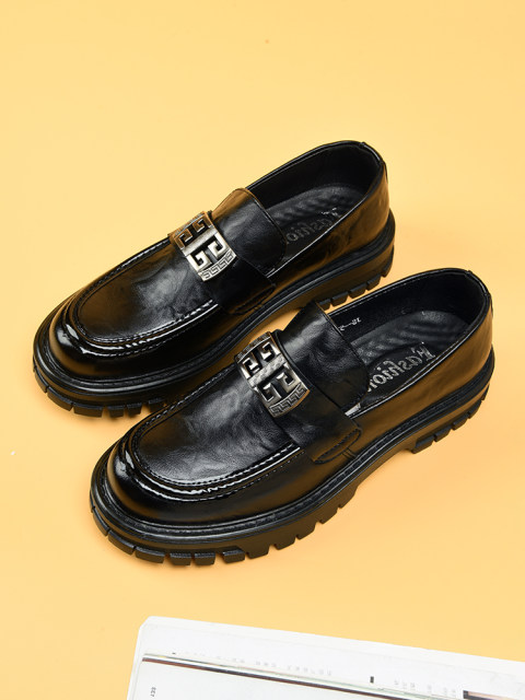 Business casual men's shoes, high-end men's leather shoes, young models ...