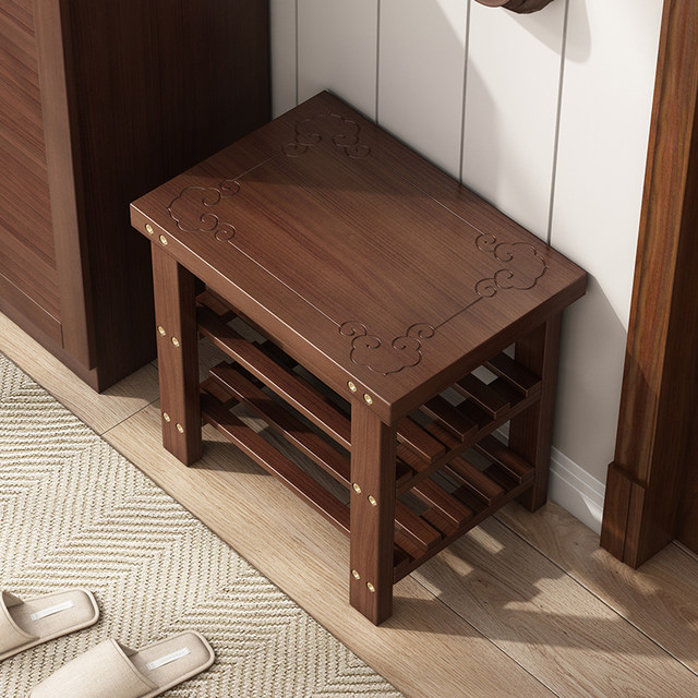 Shoe-changing stool at the door of the home for small apartments ...