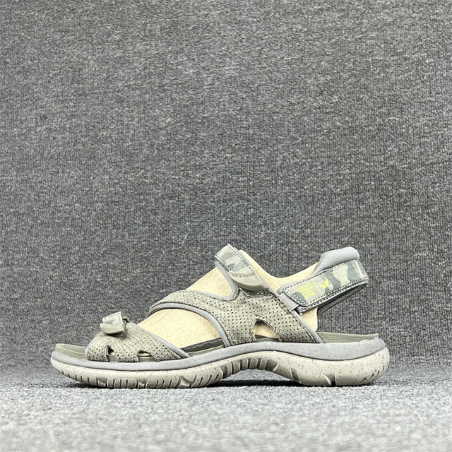 Out of the British large size lady sandals 2022 summer wear resistance ...