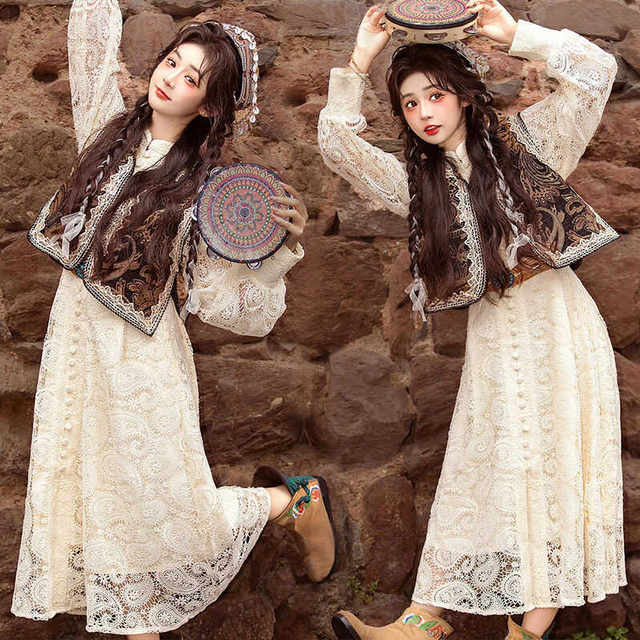 Xinjiang Uyghur princess Xinjiang girl travel photography costumes ...