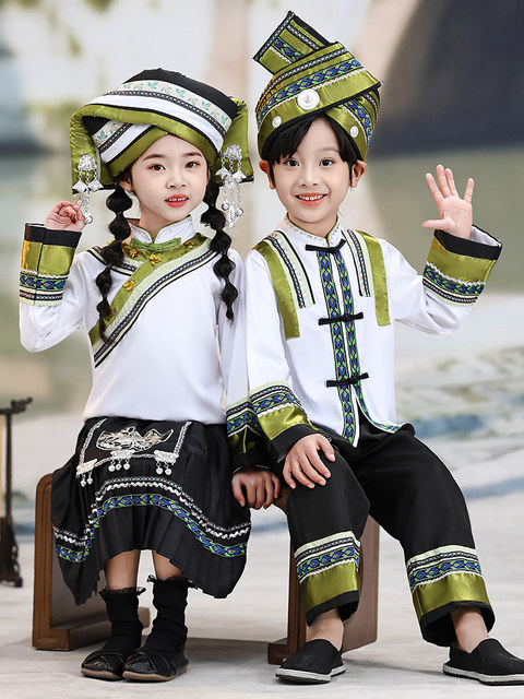 March 3 ethnic costume children's performance costumes Guangxi Zhuang Miao ethnic minority boys ...