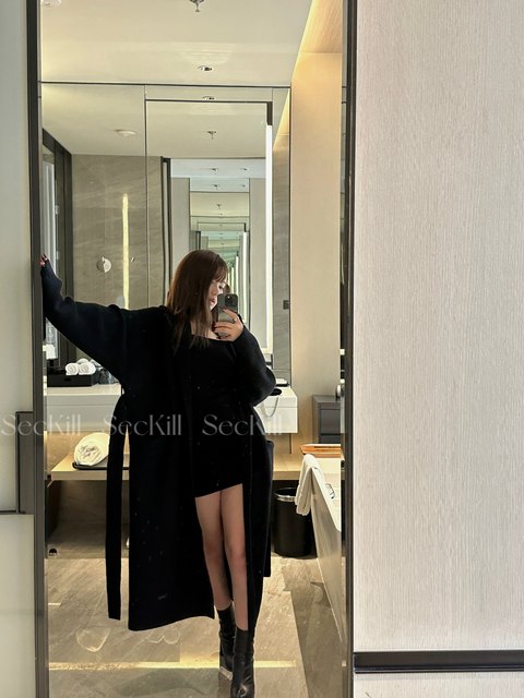 SECKILL black knitted short skirt