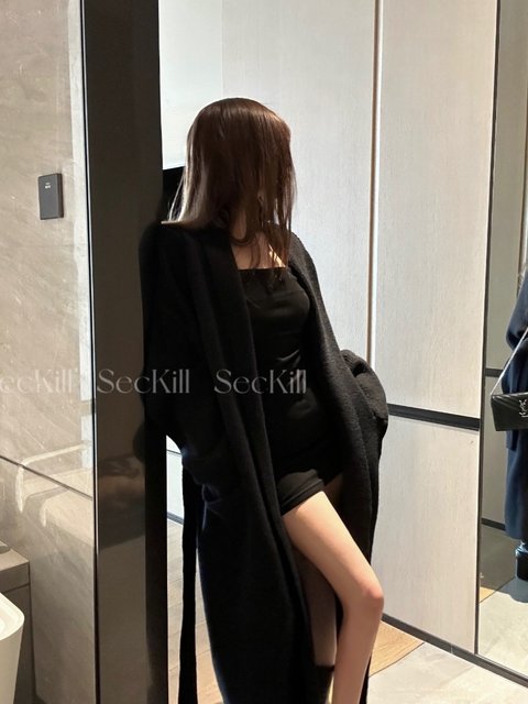 SECKILL black knitted short skirt