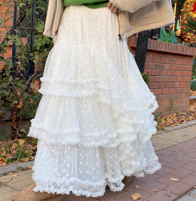 White heavy lace splicing irregular mesh skirt women's autumn and ...