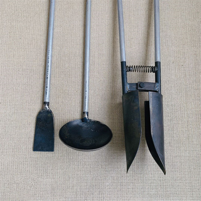 Manual digging tool for digging telegraph pole holes, digging hard soil ...