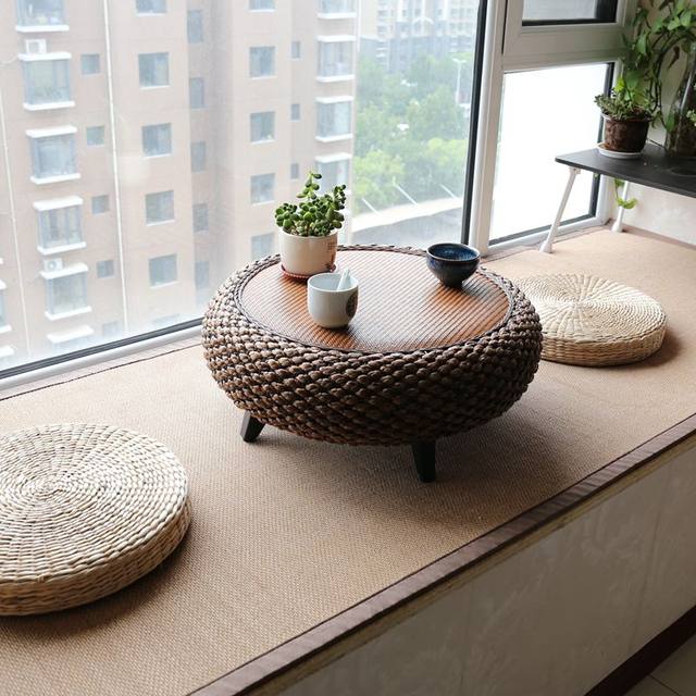 Japanese-style rattan bay window small round table tatami floor low tea ...