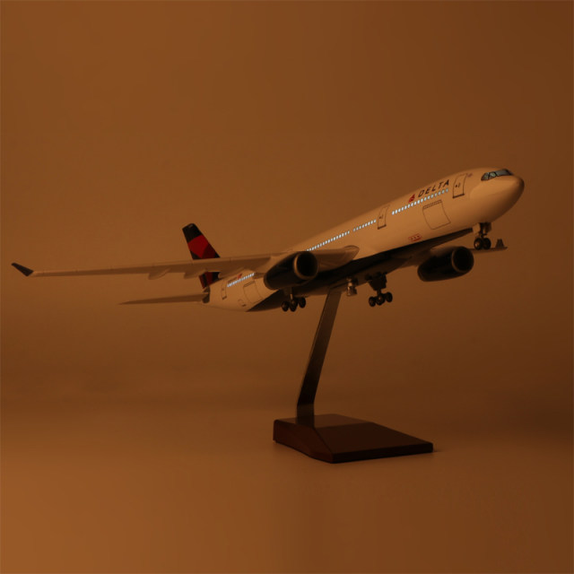 Delta Airlines Airbus A330 simulated passenger aircraft model boy gift ...