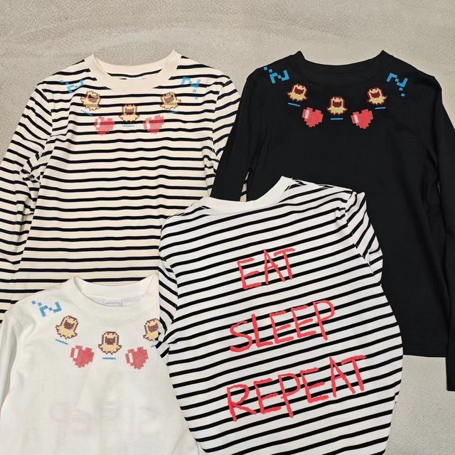 A few pieces of bottoms of the hand superi A.D.Khal paper bag on the ...