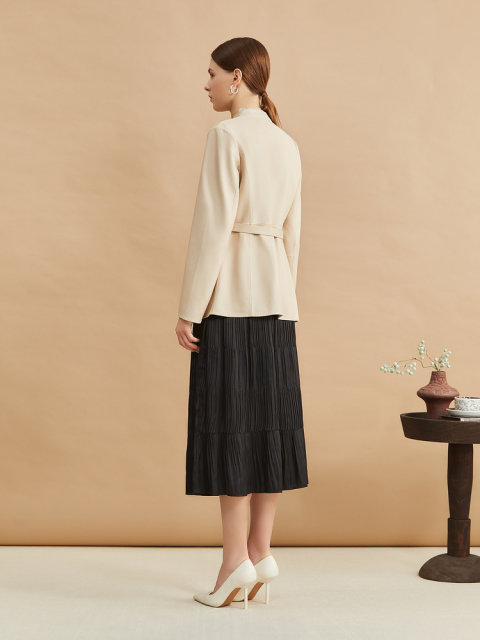 YINER specializes in autumn V-neck and one-handed long sheepskin ...