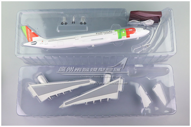 Portuguese Airbus 330 induction LED lighting up the landing frame resin ...