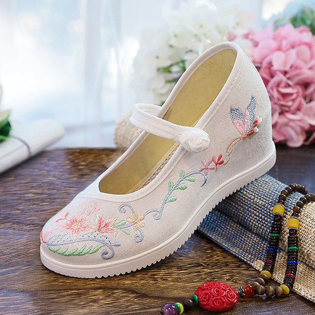 New Chinese style spring new style retro high-end costume high-heeled ...