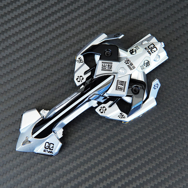 Self-made Tamiya mini 4WD car shell spray-painted silver Jedi tank car ...