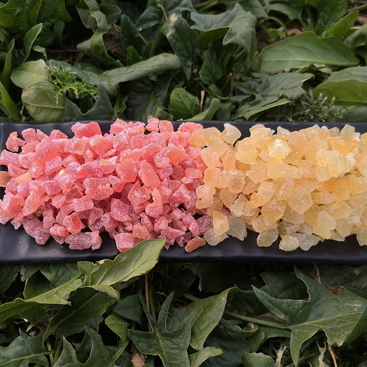 Zeste de pamplemousse coupée en dés - matière première pour gâteau aux ...