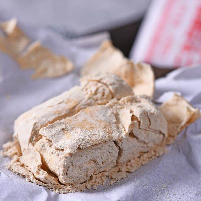 Old-fashioned sesame sugar bean sugar soybean Sanbei snacks childhood ...