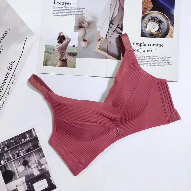 Mrs. Nafu's underwear counter genuine brand small breasts gathered in ...