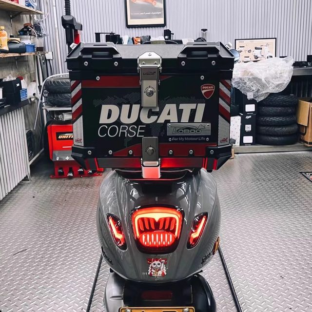 Suitable for vespa spring sprint 150 black Rittal tail light lightning ...