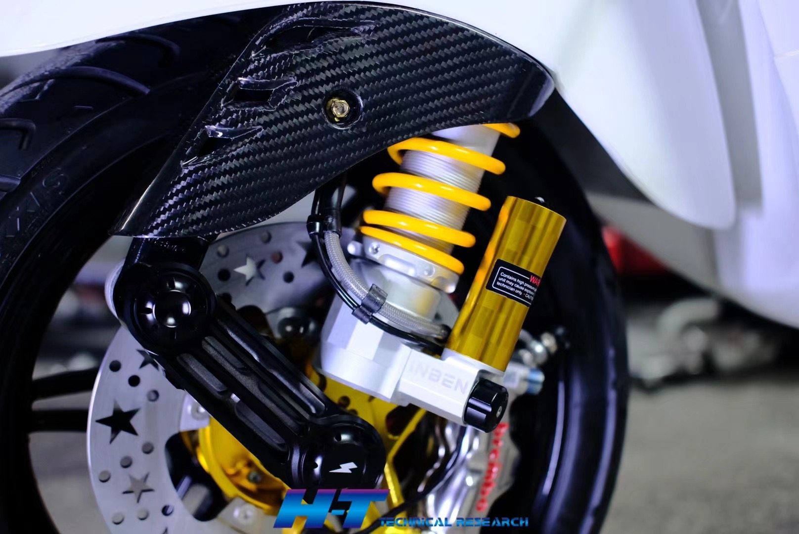 Piaggio vespa modified new spring sprint 150 dry carbon rocker side ...