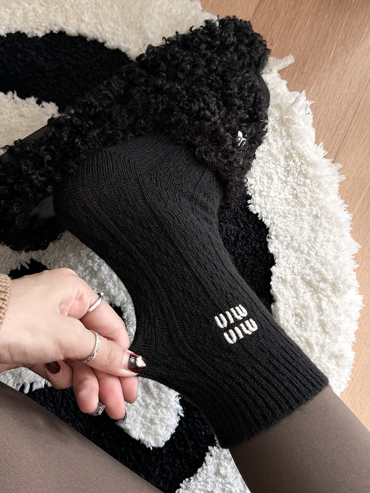 Miu Socks for Women in Autumn and Winter 2024 New Hot Style Mid-Card ...