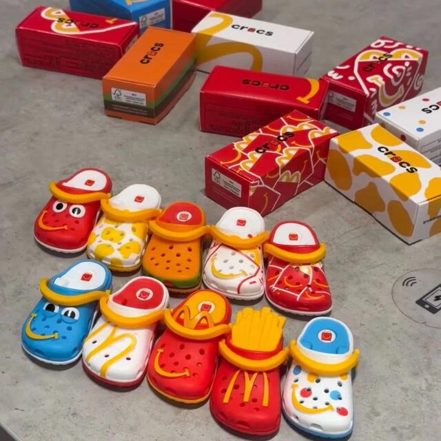 McDonald's crocs keychain MC joint hole shoe pendant children's meal ...