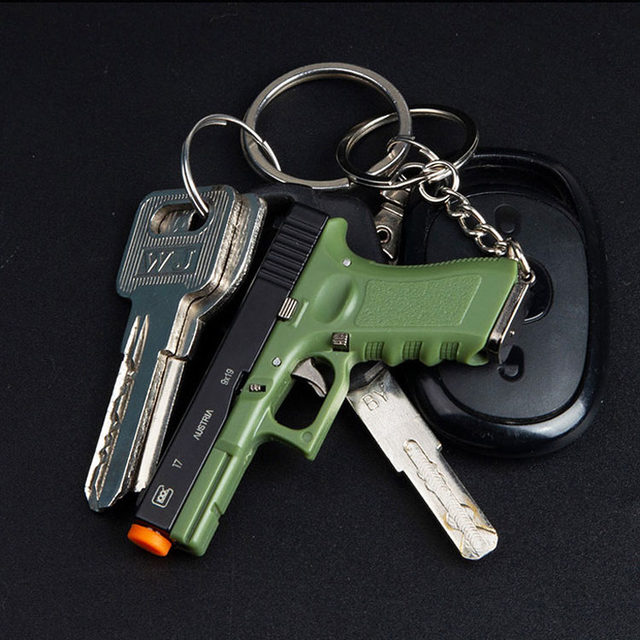 1:3 shell cast Glock pistol model metal keychain small gun mini toy gun ...