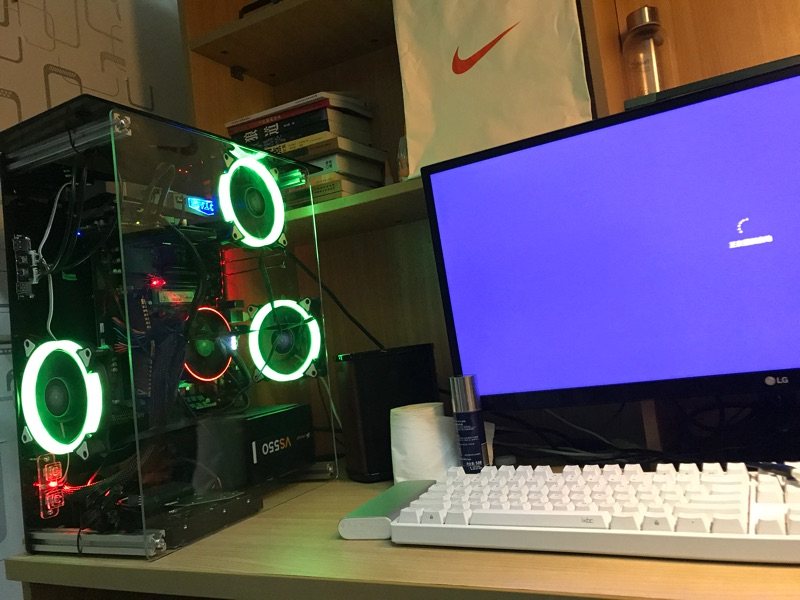 Transparent Acrylic DIY Water-Cooled Computer Chassis