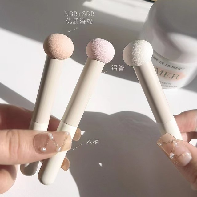 Mushroom head concealer brush with cover, round head, sponge head, dark ...