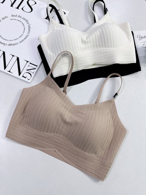 Seamless, Comfortable, Beautiful Back and Chest-Wrapped Spring and ...